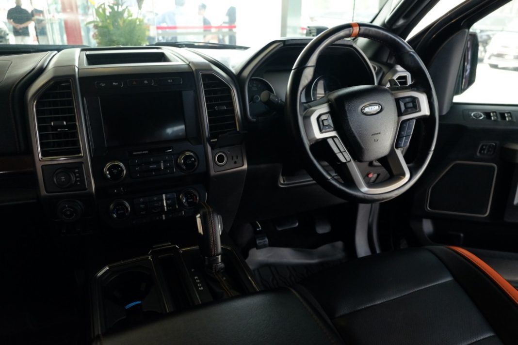 Hamawangsa Sutton CS 3500 ialah Ford F-150 Raptor yang boleh anda ...