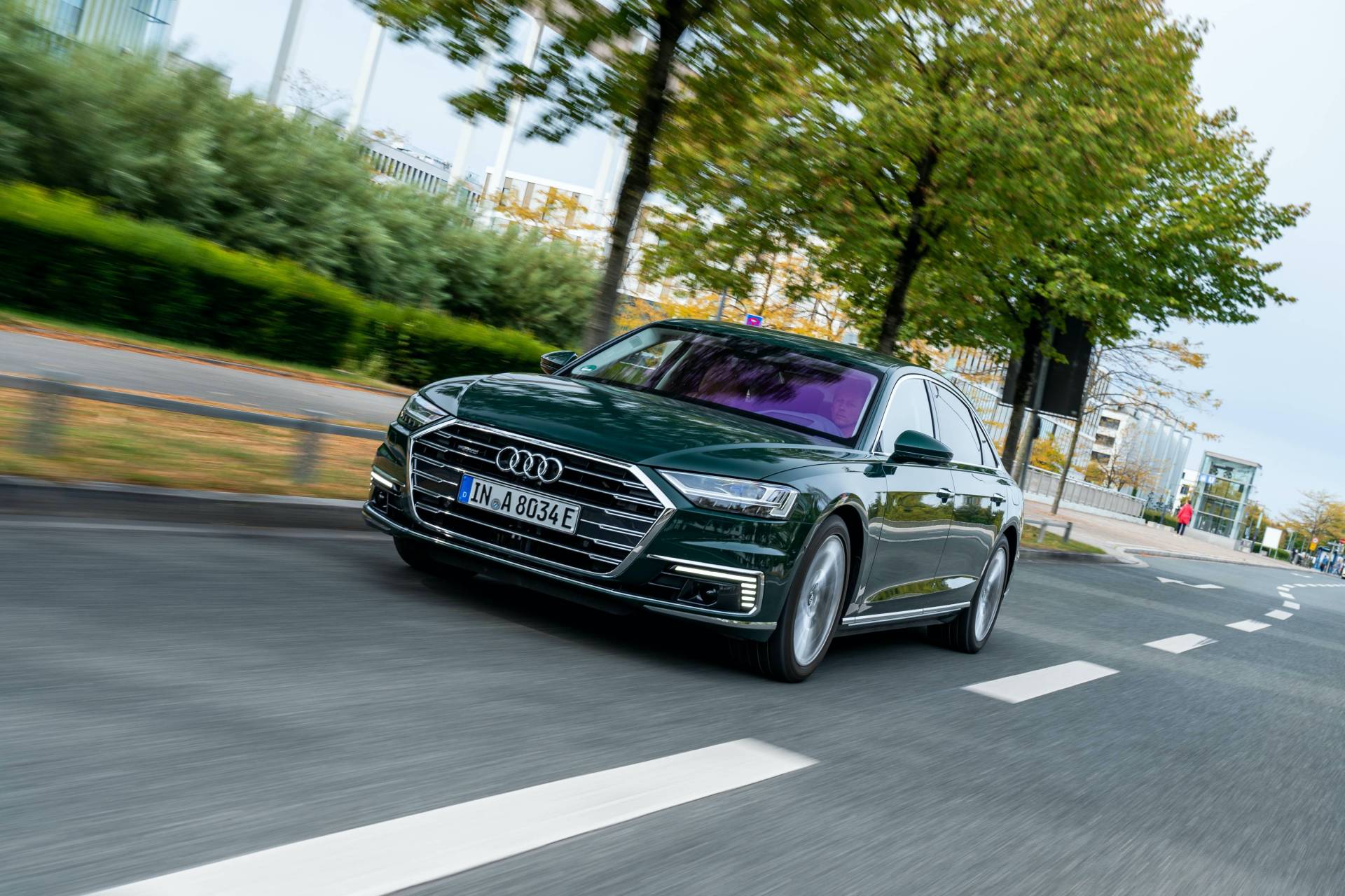 Audi A8 L 60 TFSI e Quattro adalah kereta elektrik pertama Audi | Motoqar