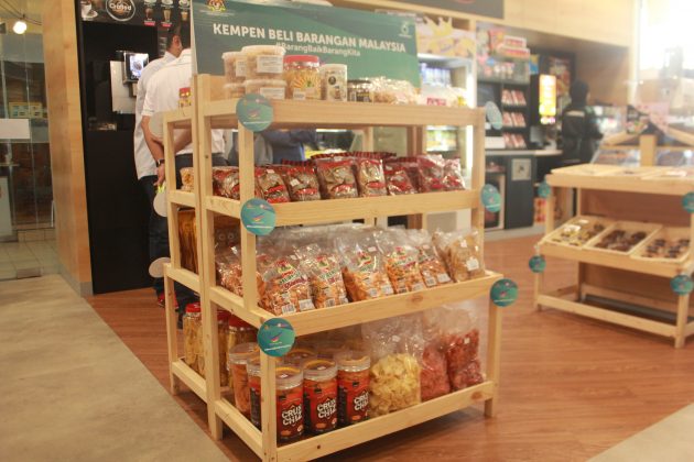 Petronas tampilkan produk PKS tempatan di Kedai Mesra | Motoqar