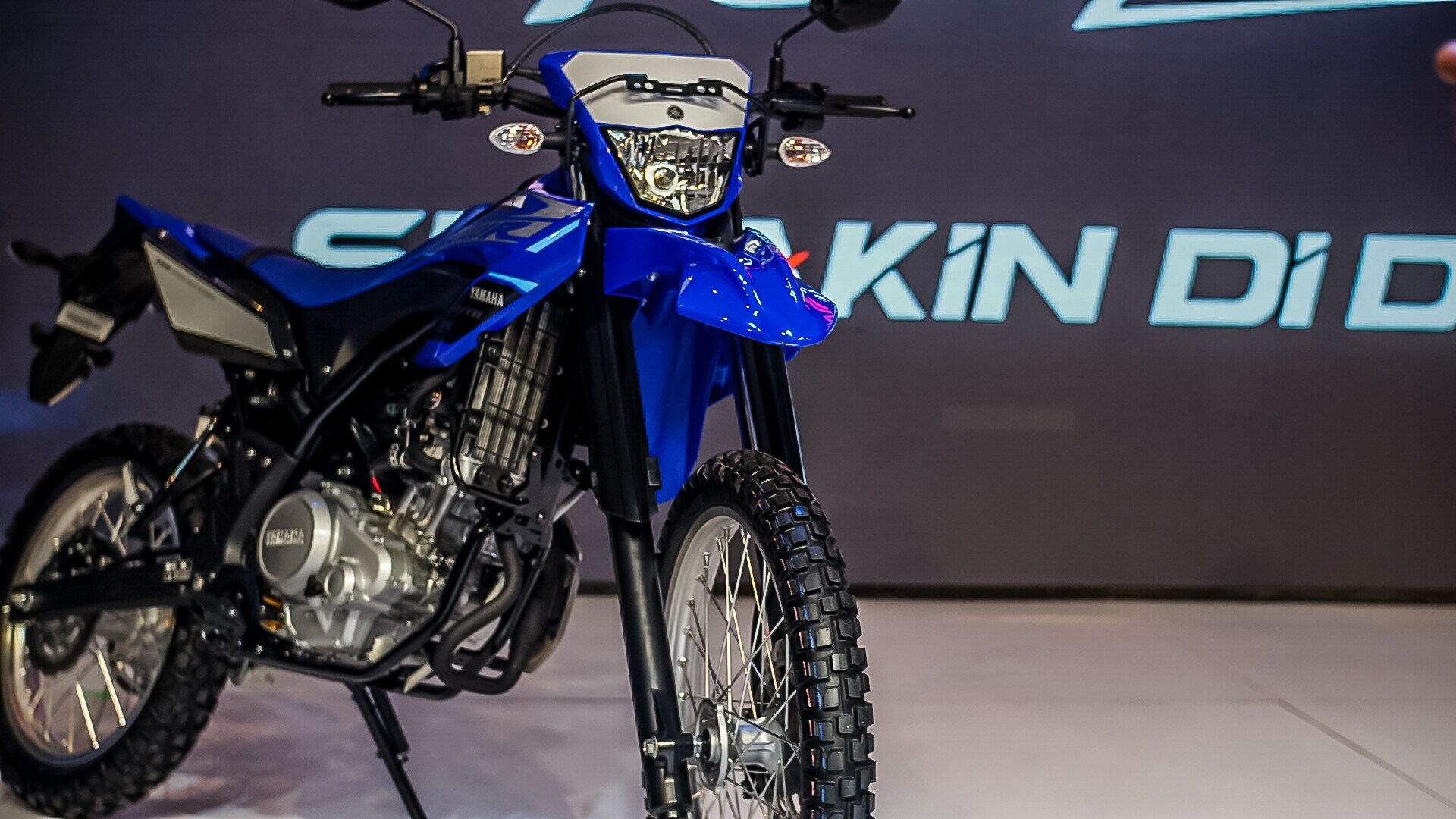 Yamaha WR 155R sedia untuk bersaing dengan KLX dan CRF 150 | Motoqar