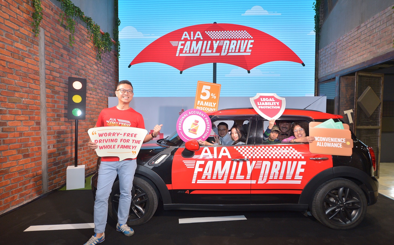 Dapatkan pelbagai manfaat insurans kereta dengan AIA Family Drive | Motoqar
