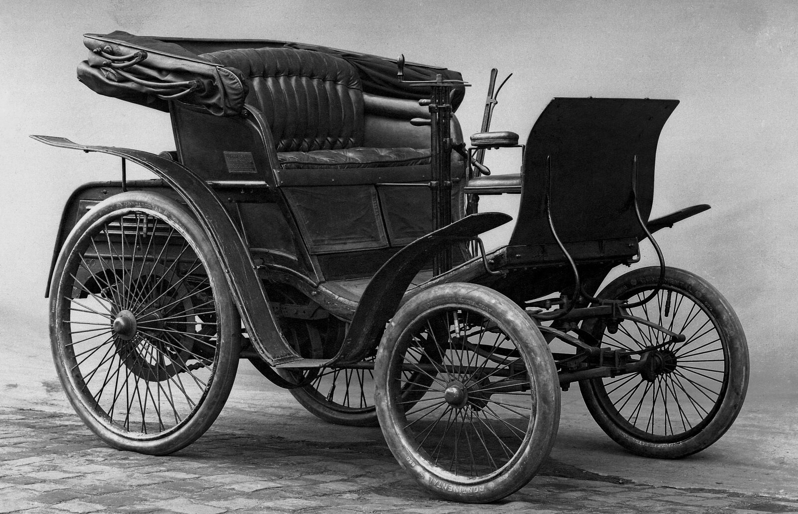 Benz Velo, kereta terpantas pertama di dunia - 19km/j! | Motoqar