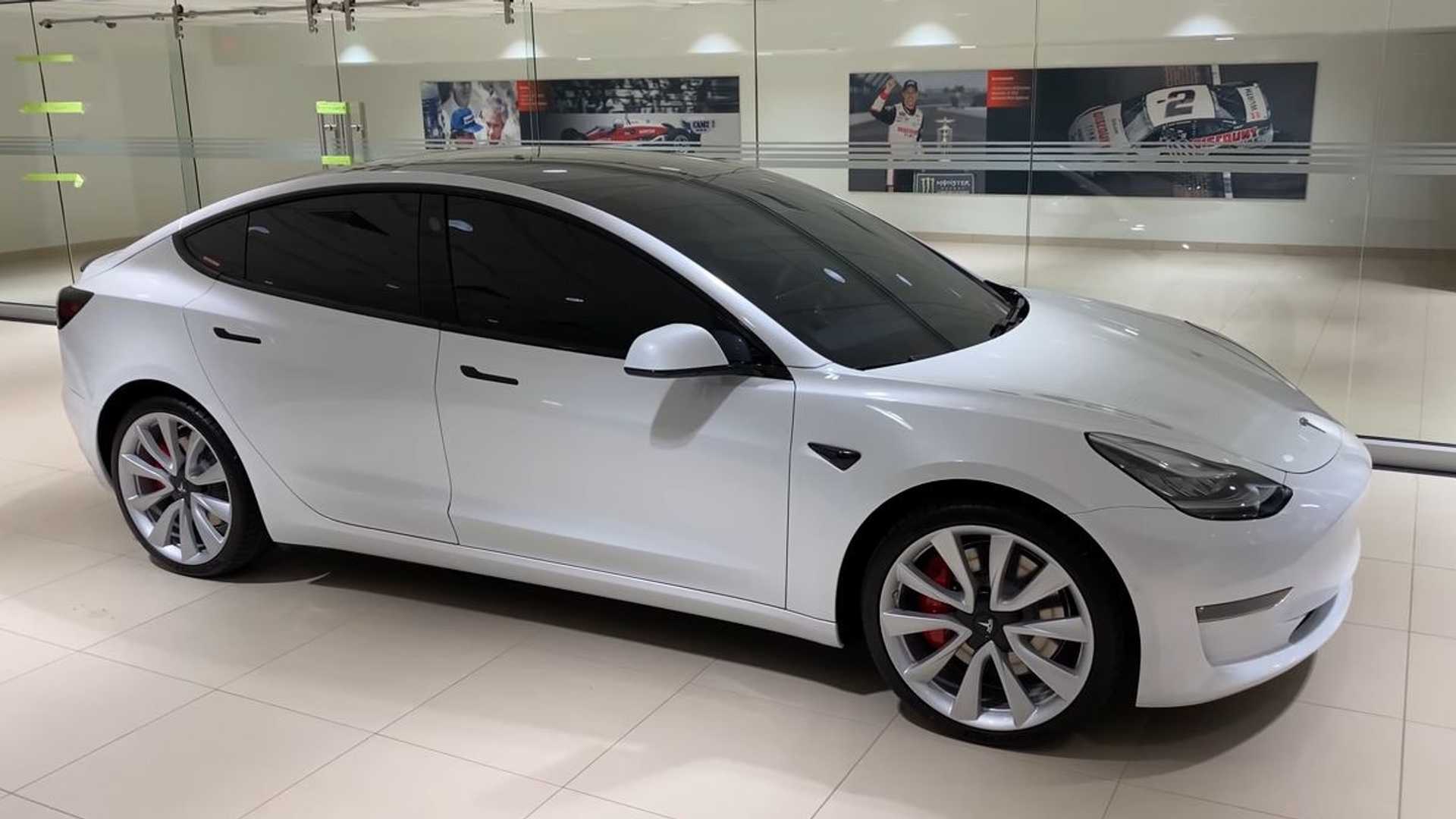 Polis Thailand jadikan Tesla Model 3 Performance sebagai kereta peronda ...
