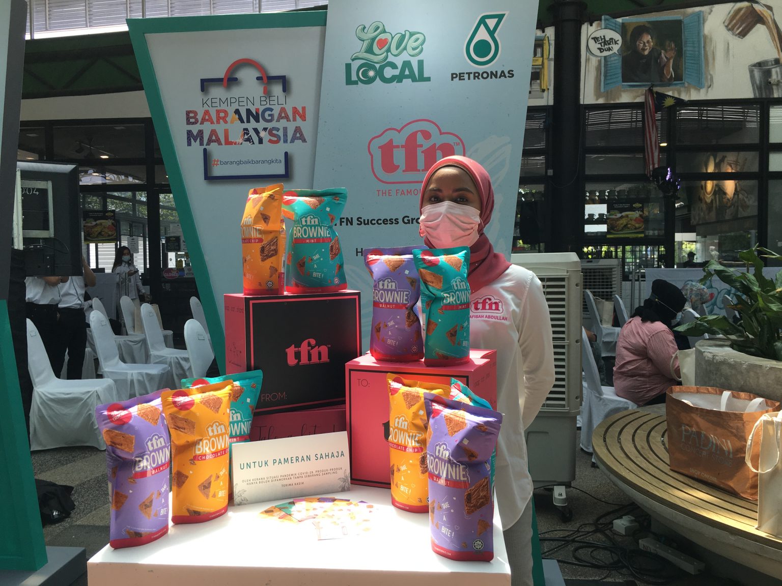 Petronas tawar rangkaian produk PKS tempatan di Kedai Mesra | Motoqar