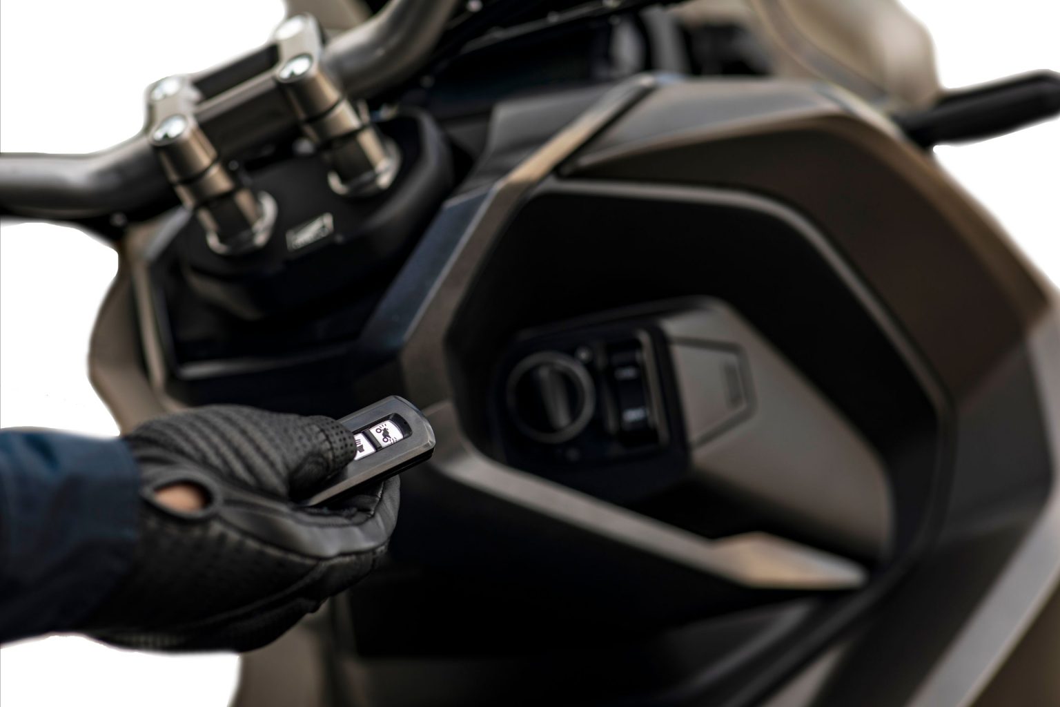 Honda ADV 150 akhirnya dilancar, dua pilihan warna, RM12k | Motoqar