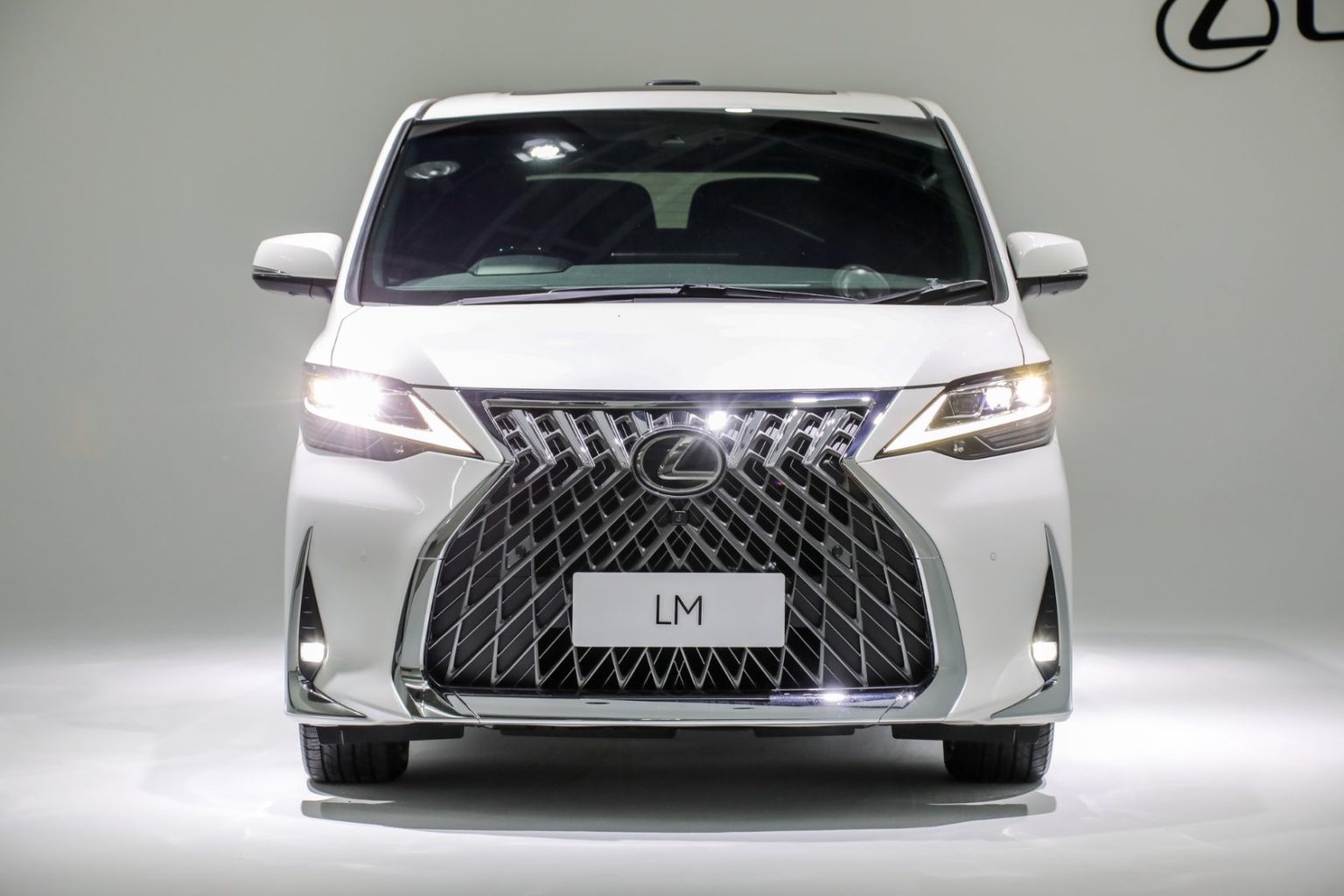 Lexus LM350 rasmi dilancar - MPV ultra-mewah ibarat hotel bergerak, RM1 ...