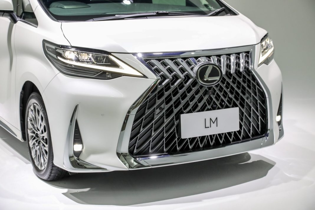 Lexus LM350 rasmi dilancar - MPV ultra-mewah ibarat hotel bergerak, RM1 ...