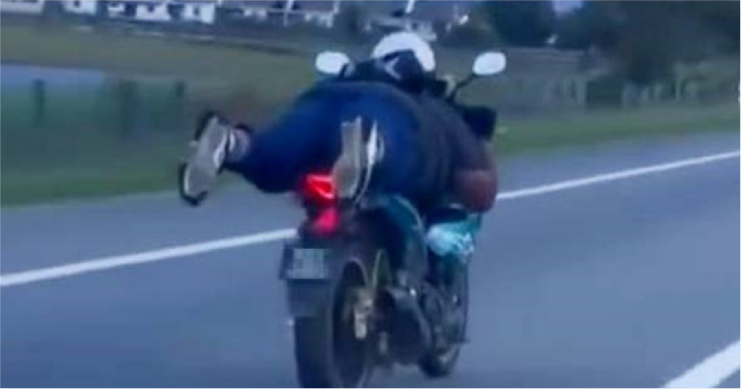 Tunggang motor acah Superman di Kedah, ditahan di Perak | Motoqar