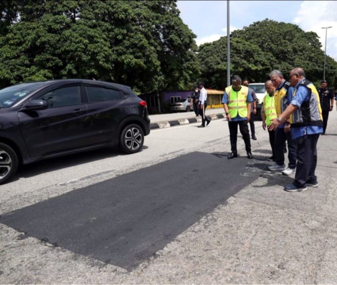 Turapan campuran khas tingkat daya tahan, jangka hayat jalan raya | Motoqar