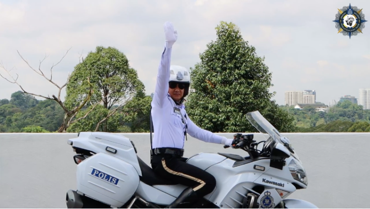 #TahukahAnda: Ini 3 isyarat tangan polis trafik pengiring yang perlu ...