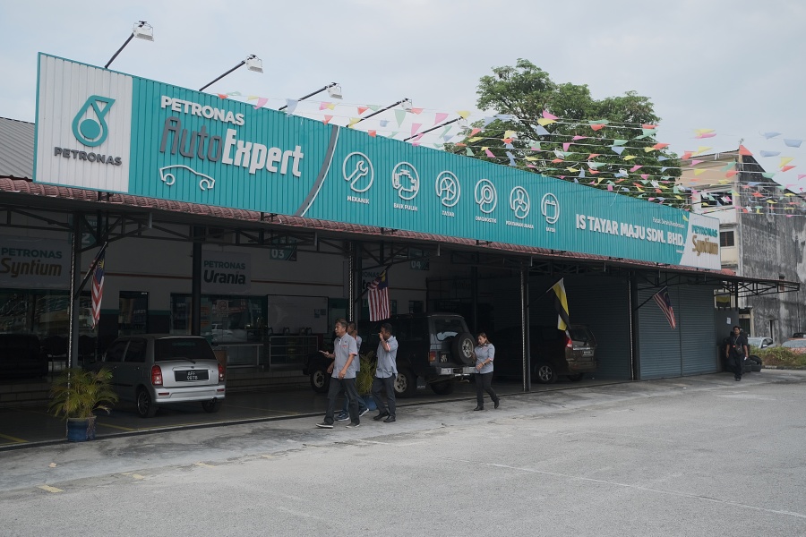 Kini anda berpeluang servis kenderaan di Petronas AutoExpert di Ipoh, Perak | Motoqar