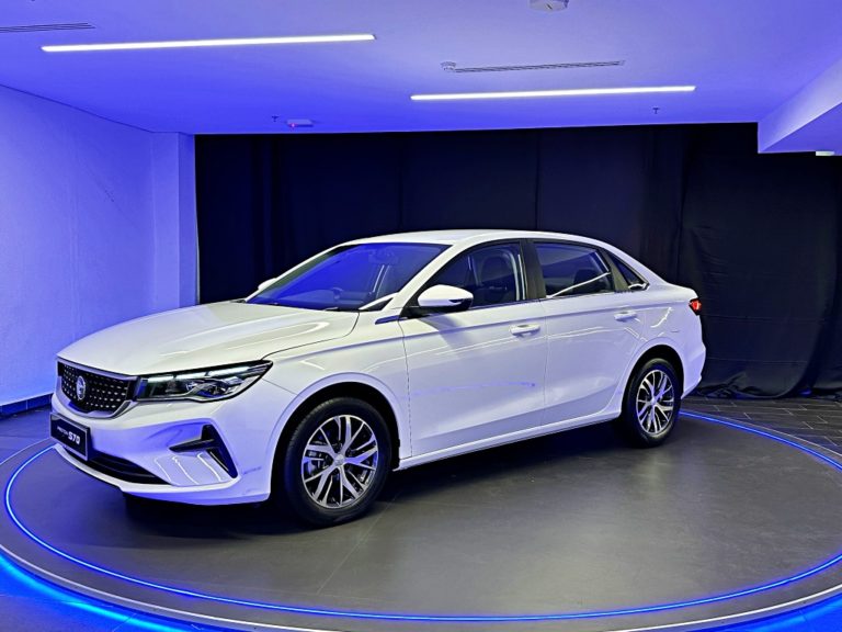 Proton S70 warna Marine Blue laku keras, tempoh menunggu 3-bulan | Motoqar