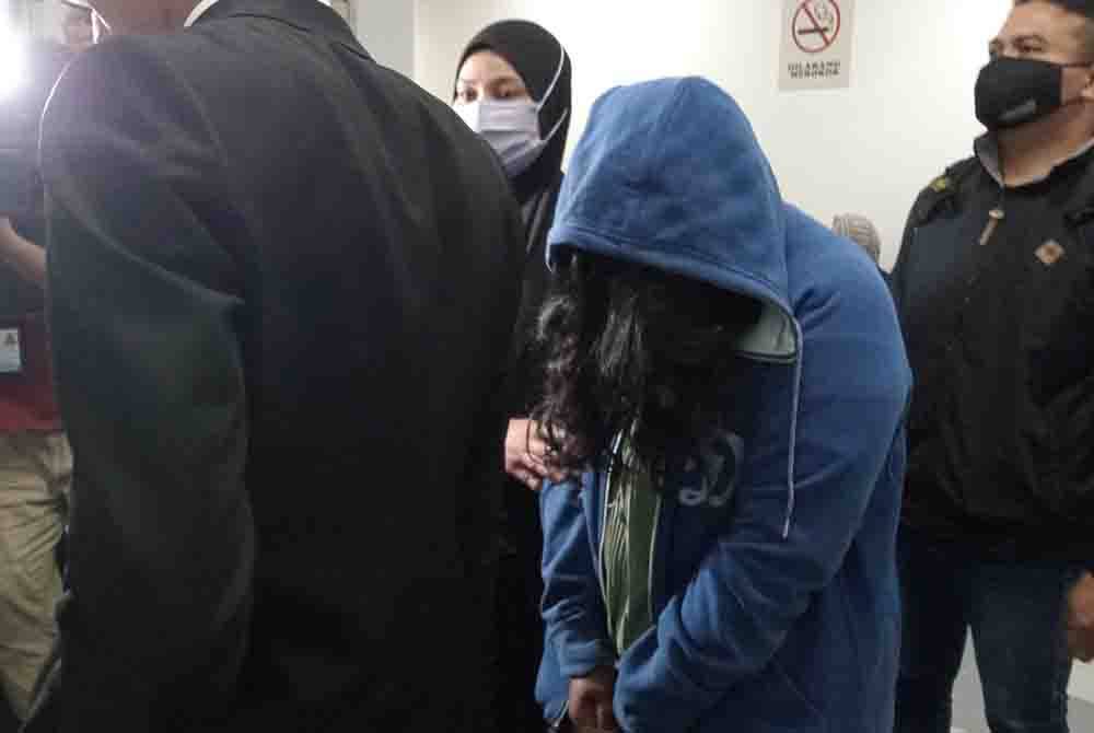 Sarjan tidak mengaku terima rasuah RM20,000 | Motoqar