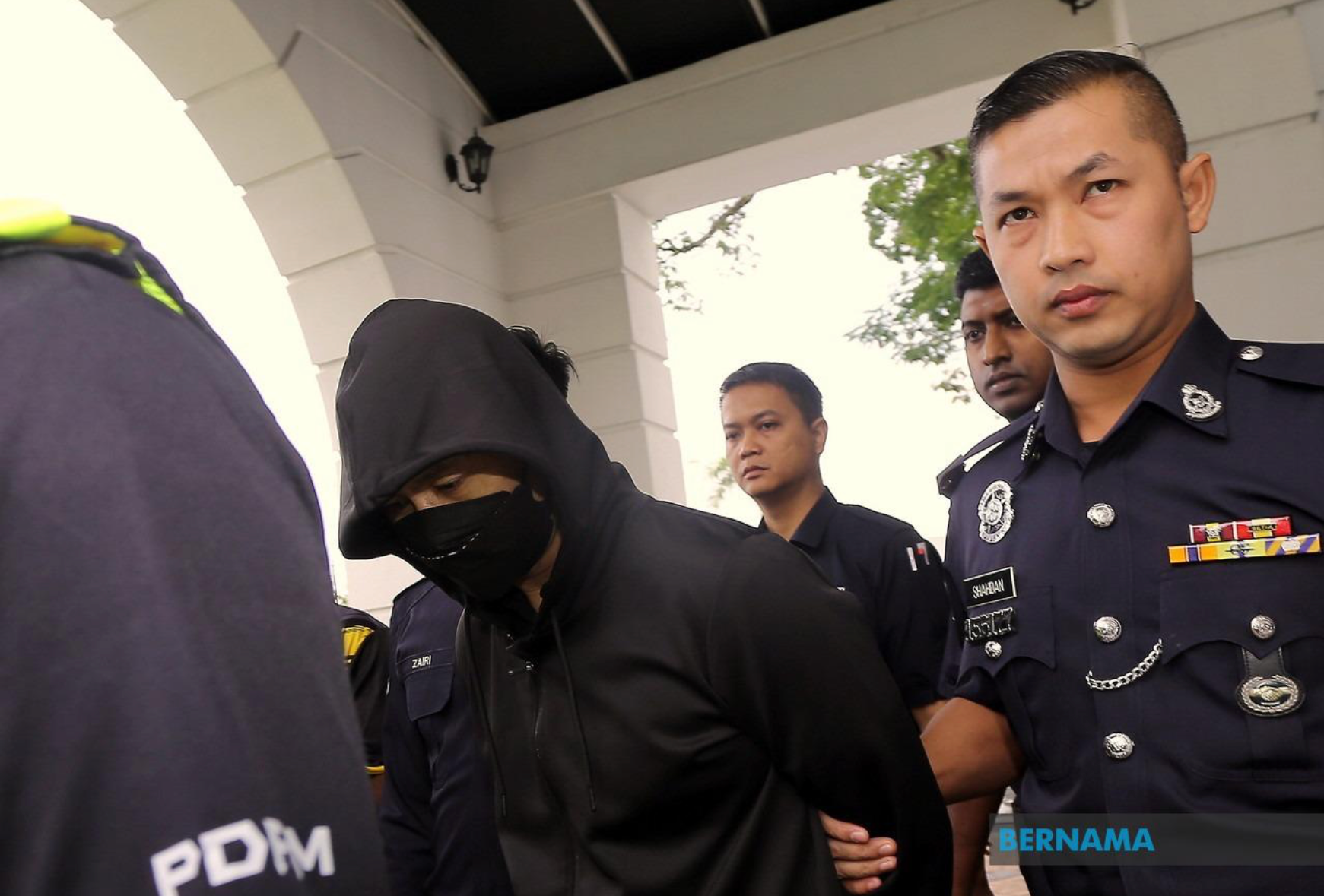 Kes langgar pelajar SPM, pegawai kanan polis mengaku tidak bersalah | Motoqar