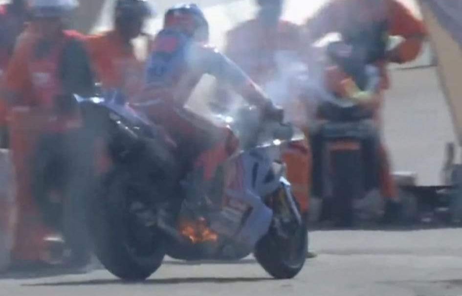 Motor rosak total, Marquez salahkan marsyal guna pemadam api tidak ...