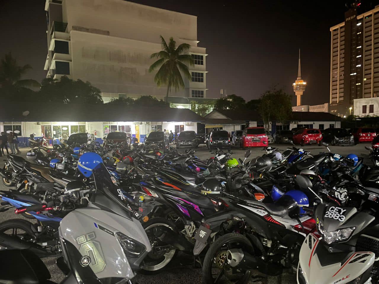 Polis gempur mat rempit, kesalahan tertinggi tiada cermin sisi | Motoqar