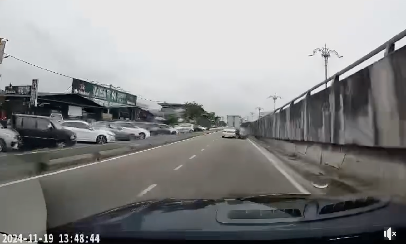 Tular langgar lari penunggang motosikal, pemandu Camry ada 10 rekod jenayah | Motoqar