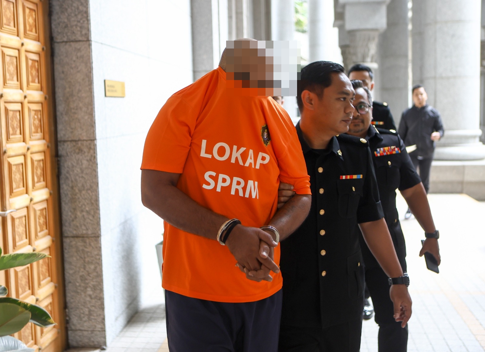 Suspek terlibat kes rasuah Puspakom direman tujuh hari | Motoqar