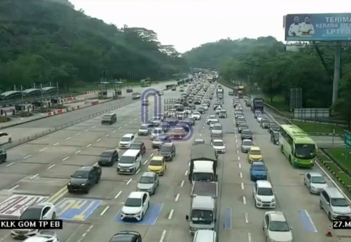 Aliran trafik perlahan di beberapa lebuh raya utama | Motoqar