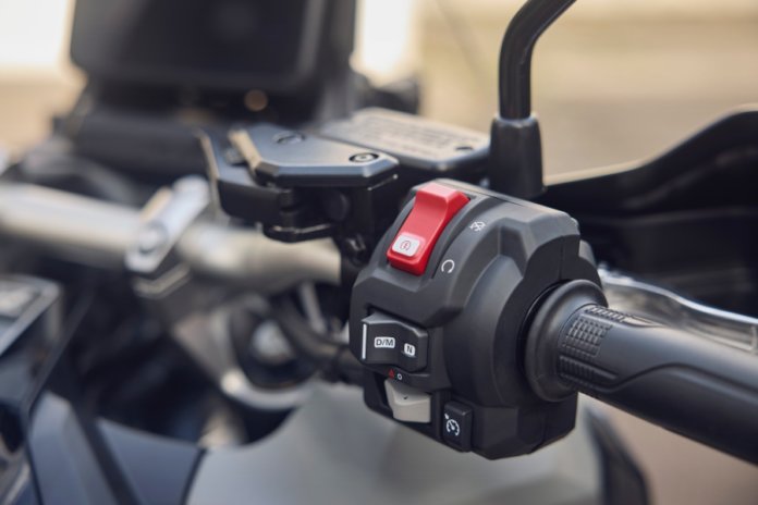Honda X-ADV 2025 (V3) harga bermula RM69,999 | Motoqar