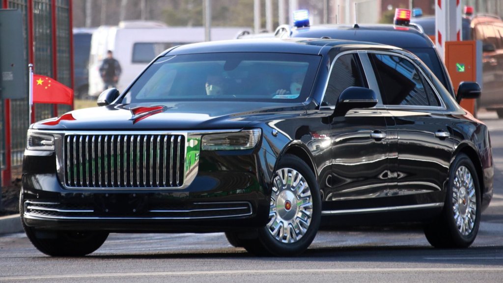 Hongqi N701 vs The Beast : Kenderaan rasmi dua kuasa besar dunia | Motoqar