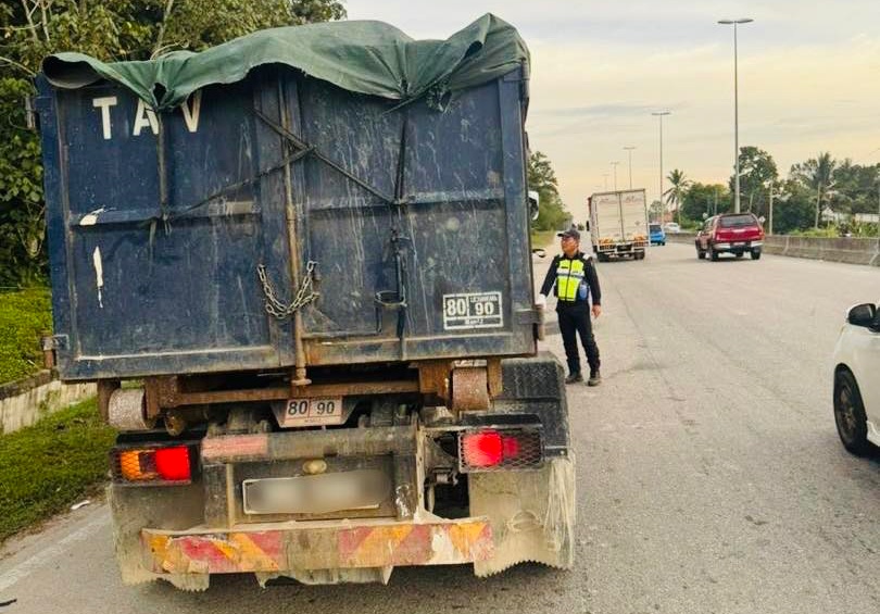 JPJ, Imigresen gempur syarikat guna pemandu lori warga asing tanpa lesen | Motoqar