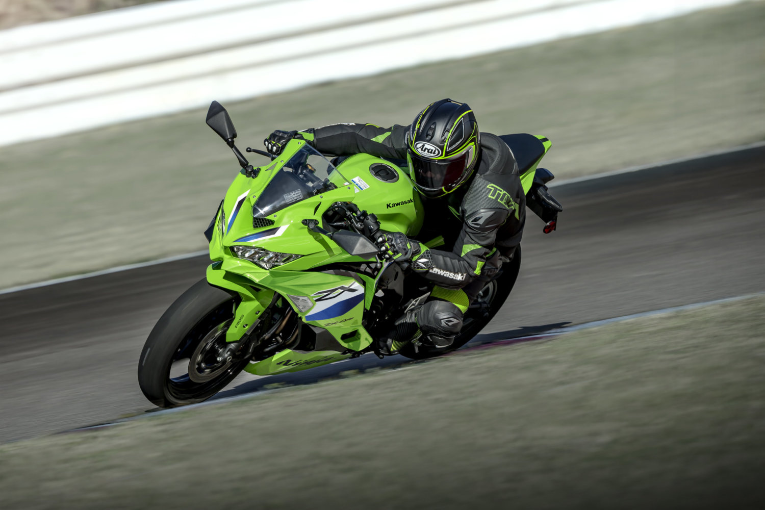 Kawasaki Ninja ZX-4R SE dan ZX-4RR rasmi lancar, harga mula RM40,999 ...