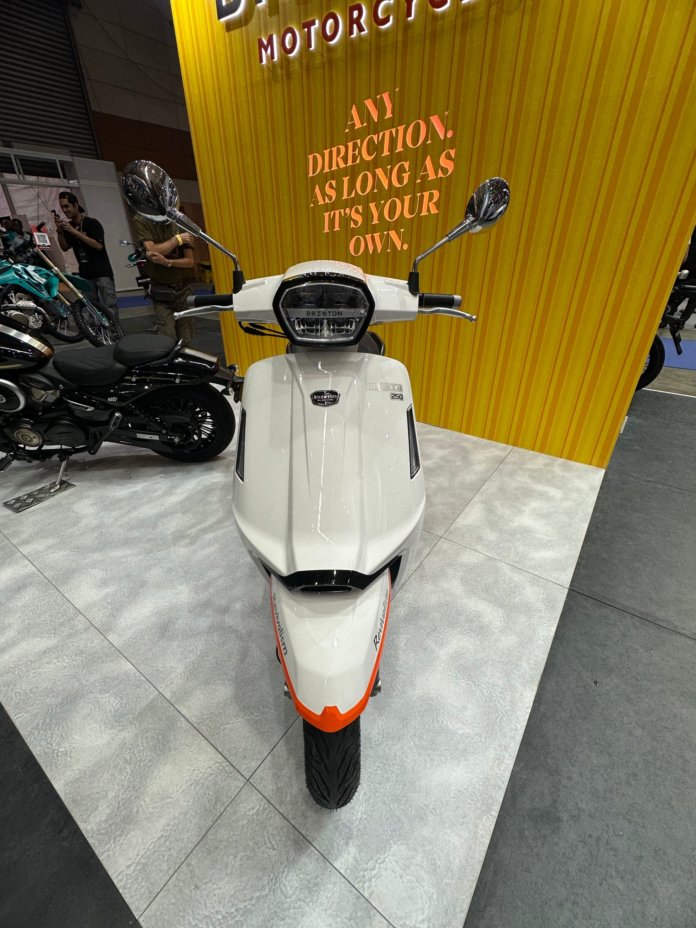 Brixton Moucca 250 rasmi lancar, harga RM12,888 | Motoqar